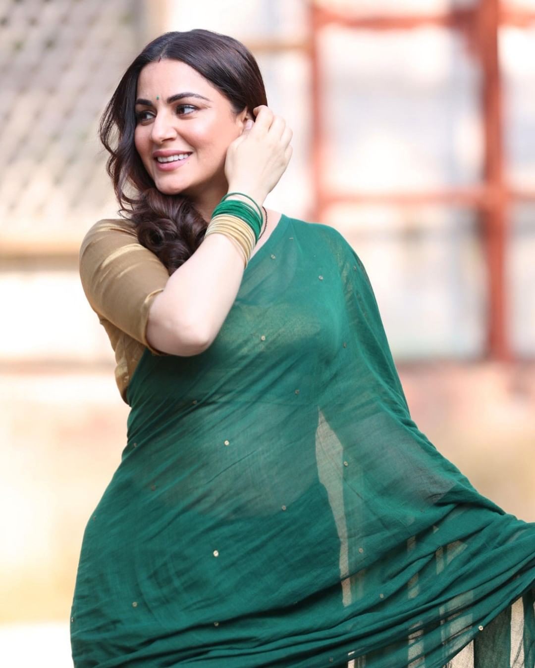 Shraddha Arya is the simplest definition of flawless beauty , Slays in ...