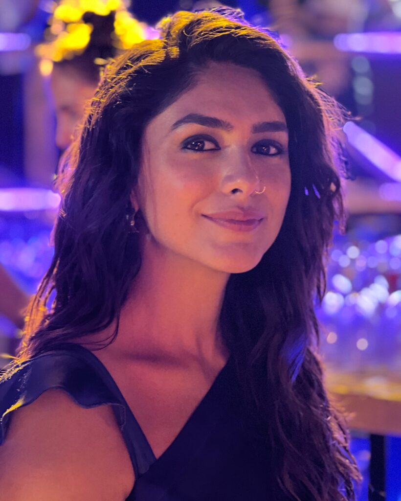 Mrunal’s Saree Magic from Hi Nanna! - Bollywood Juncture